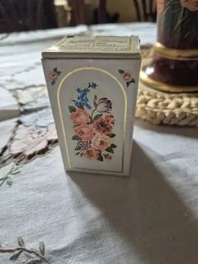 Avon | Accents | Vintage Avon Country Garden Field Flowers Powder ...